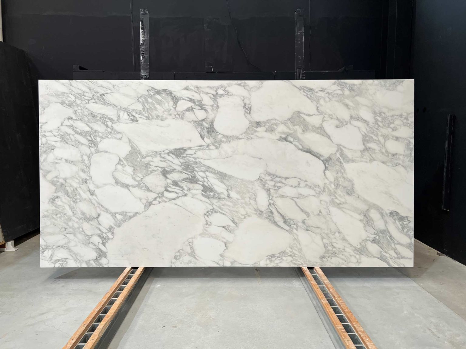 INFINITY_Calacatta Magnifico Porcelain - Zuccari Stone Suppliers Perth, WA